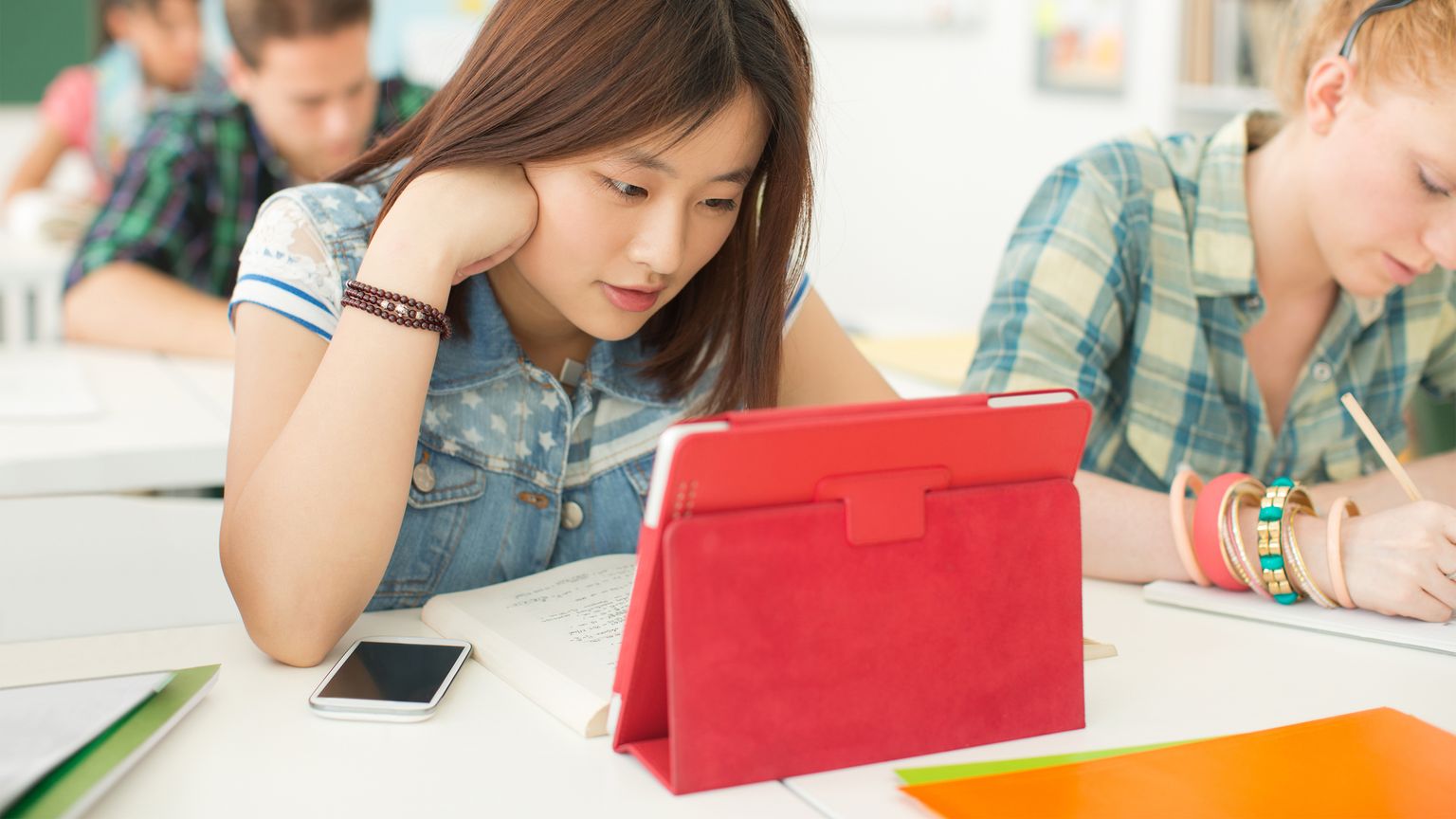 5 Tips for Incorporating Video Lessons in Learning Stations | Edutopia