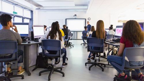 How High Schools Can Set Up Learning Hubs to Innovate Instruction ...